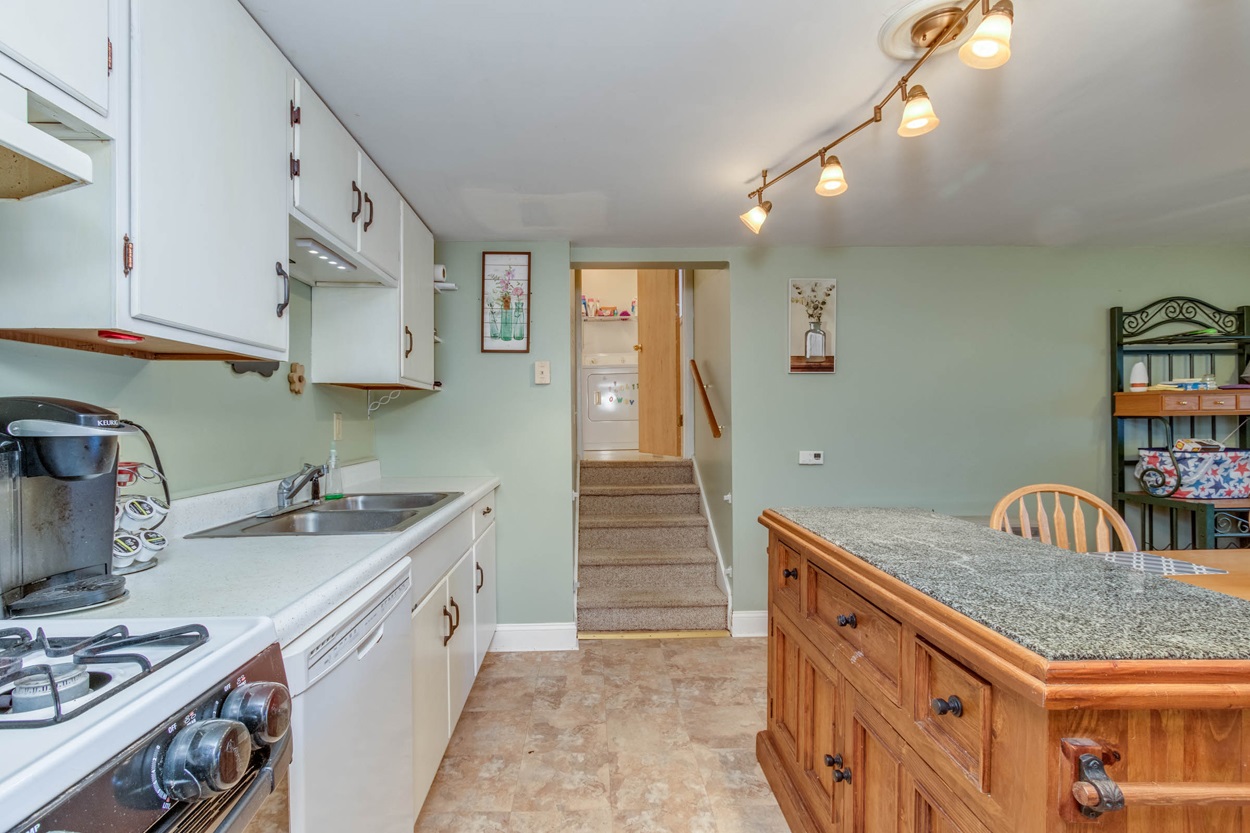 35 Concord Drive, Webster, NH 03303 – Tieger Realty