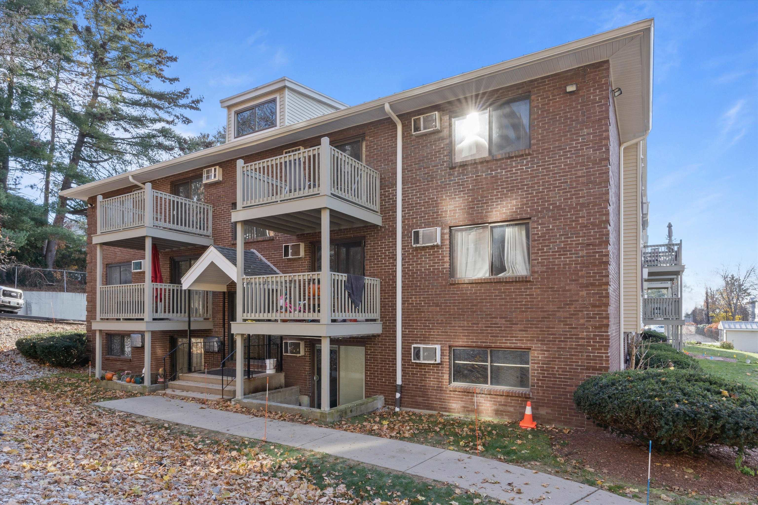 Manchester New Hampshire Condos For Sale with 2 Bedrooms page 1