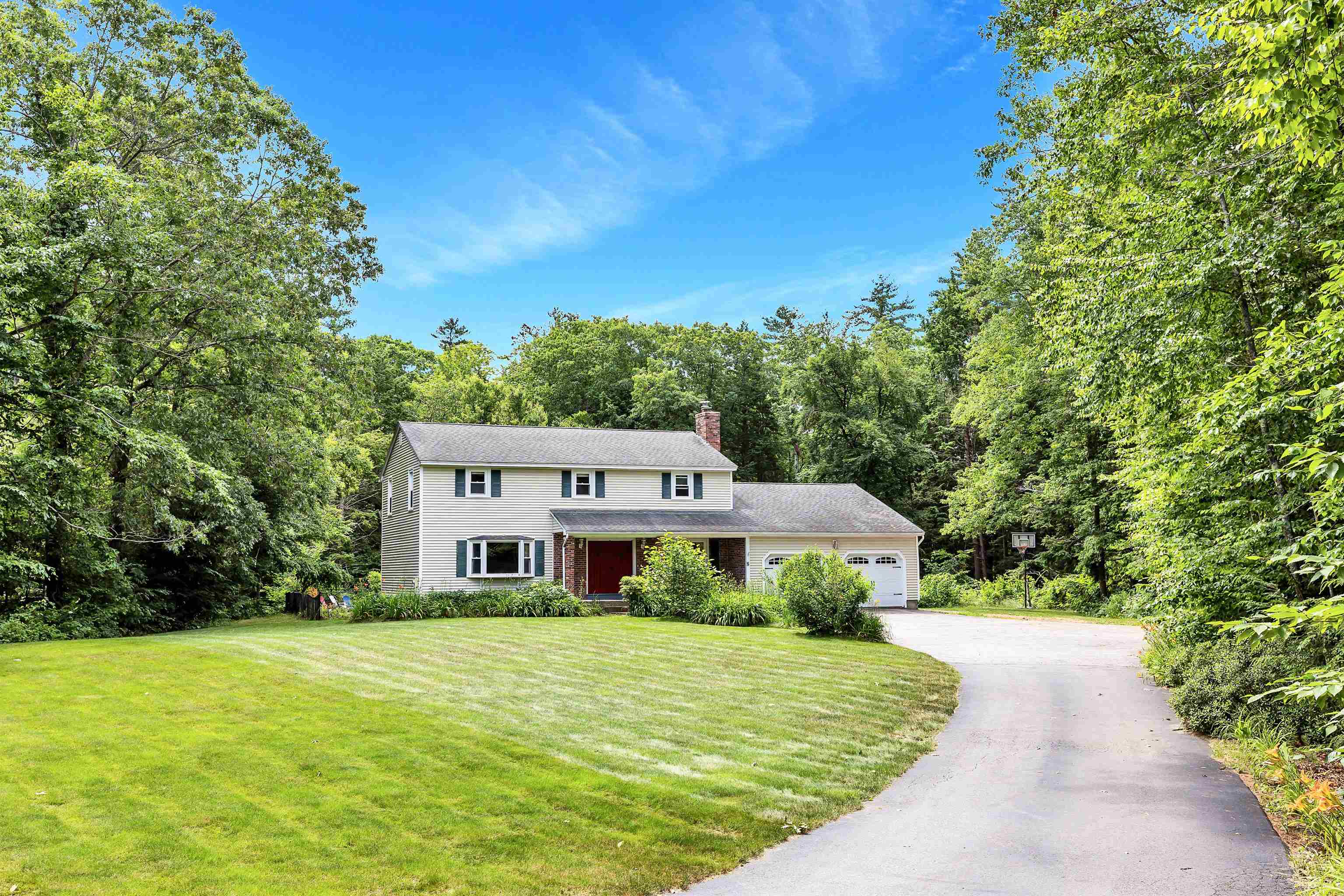 8 Birkdale Road , Bedford, NH | MLS# 5002561 | Carey & Giampa Realtors