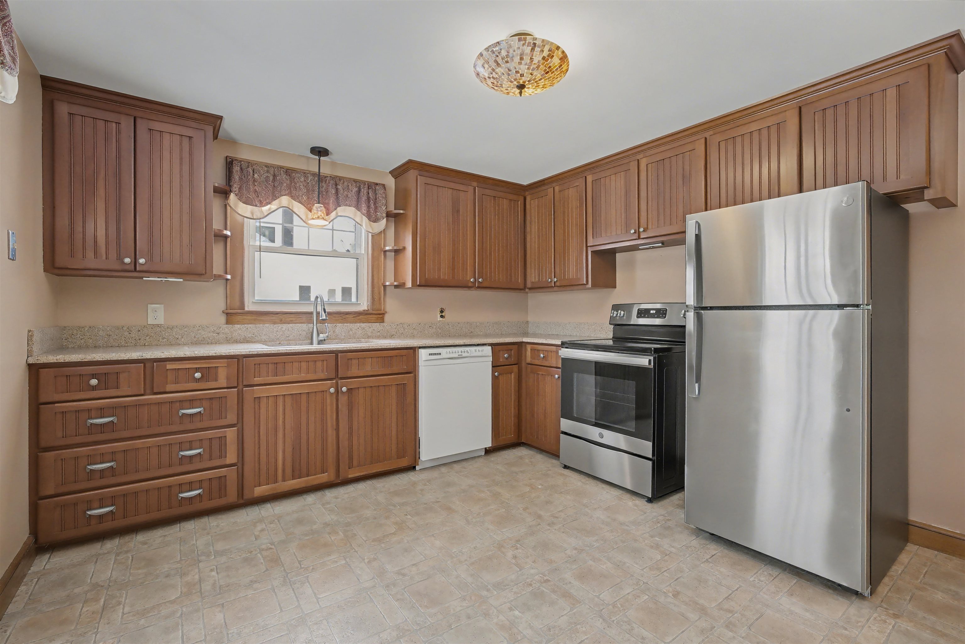 259 Saint Marie Street , Manchester, NH | MLS# 5071892 | Verani Realty