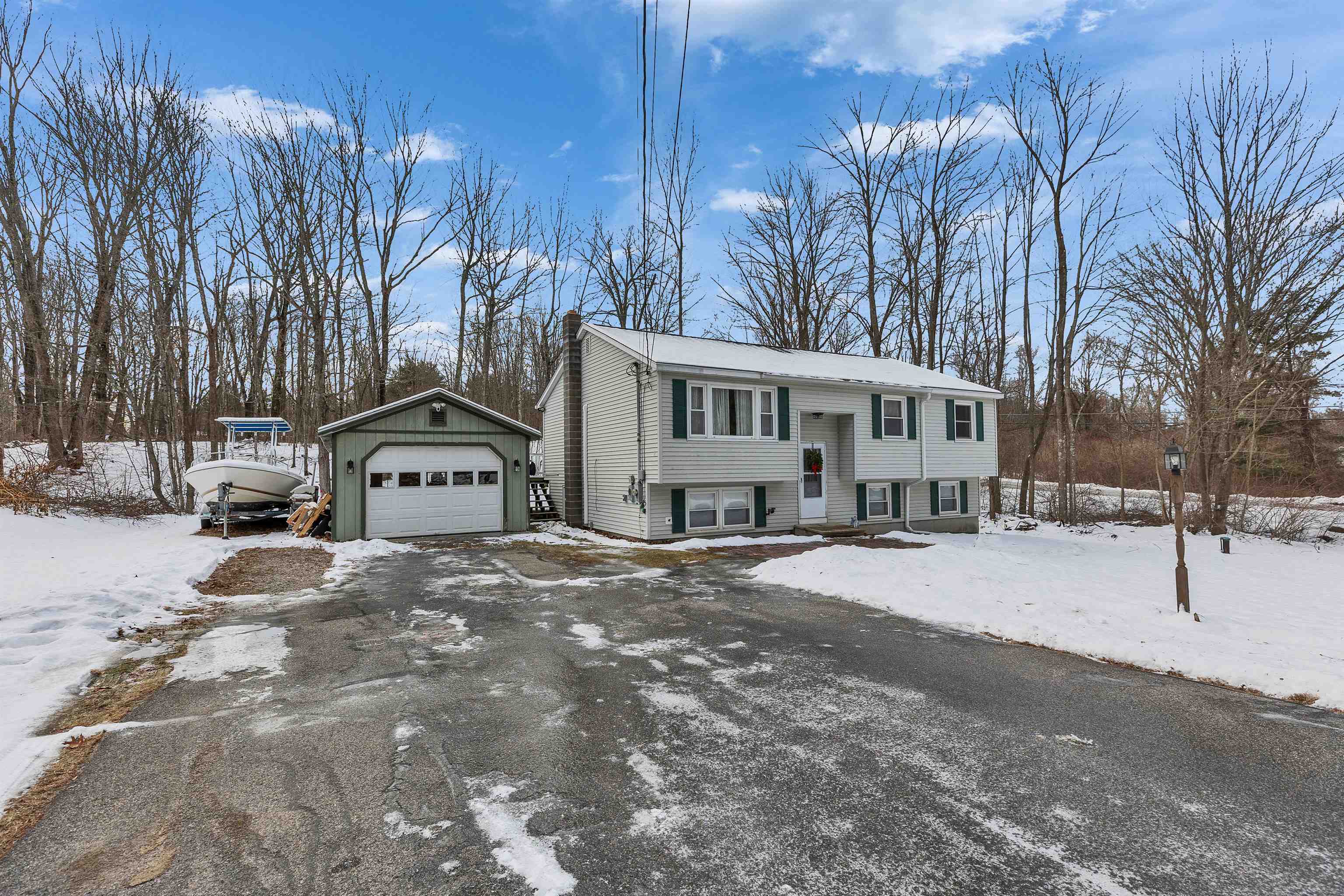 1 Nancy Lane , Raymond, NH | MLS# 5072906 | Verani Realty